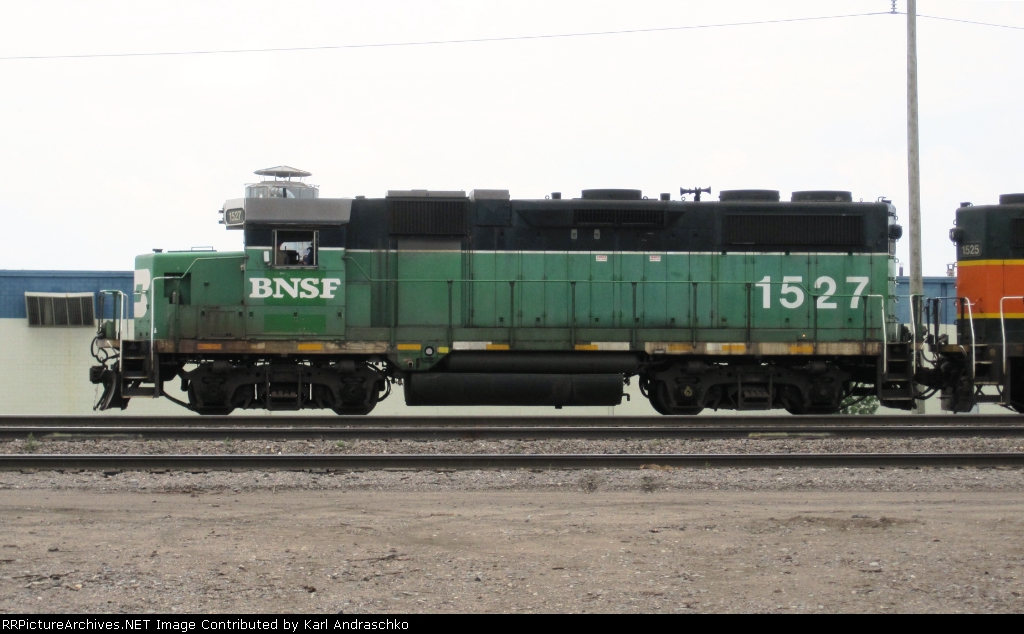 BNSF 1527